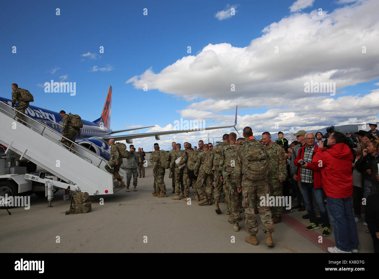 US Army National Guard farewell to family and friends before leaving ...