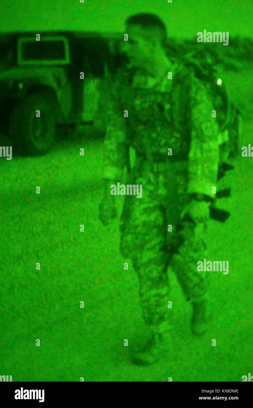 US Army National Guard training with night vision Stock Photo - Alamy