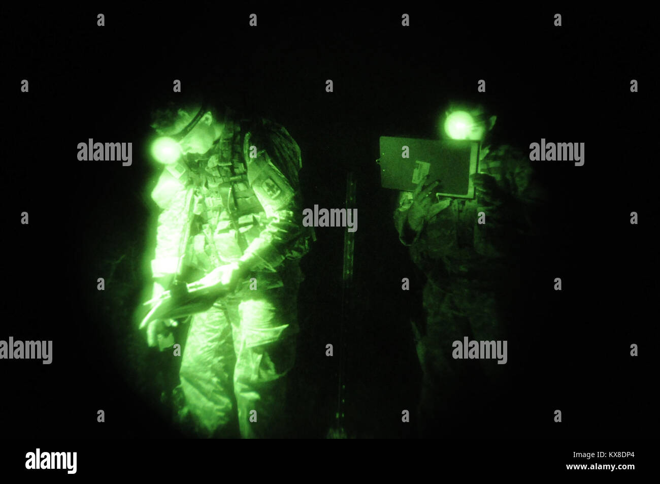 US Army National Guard training with night vision Stock Photo - Alamy