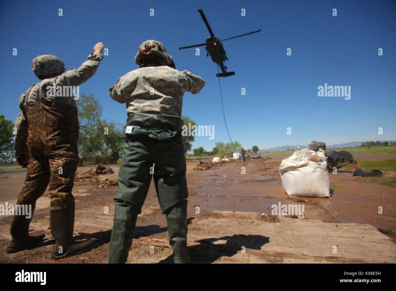 US army assist in disaster relief Stock Photo - Alamy
