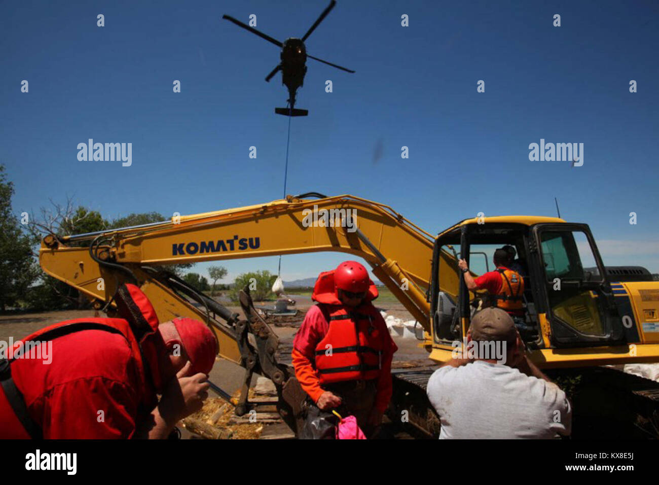 US army assist in disaster relief Stock Photo - Alamy