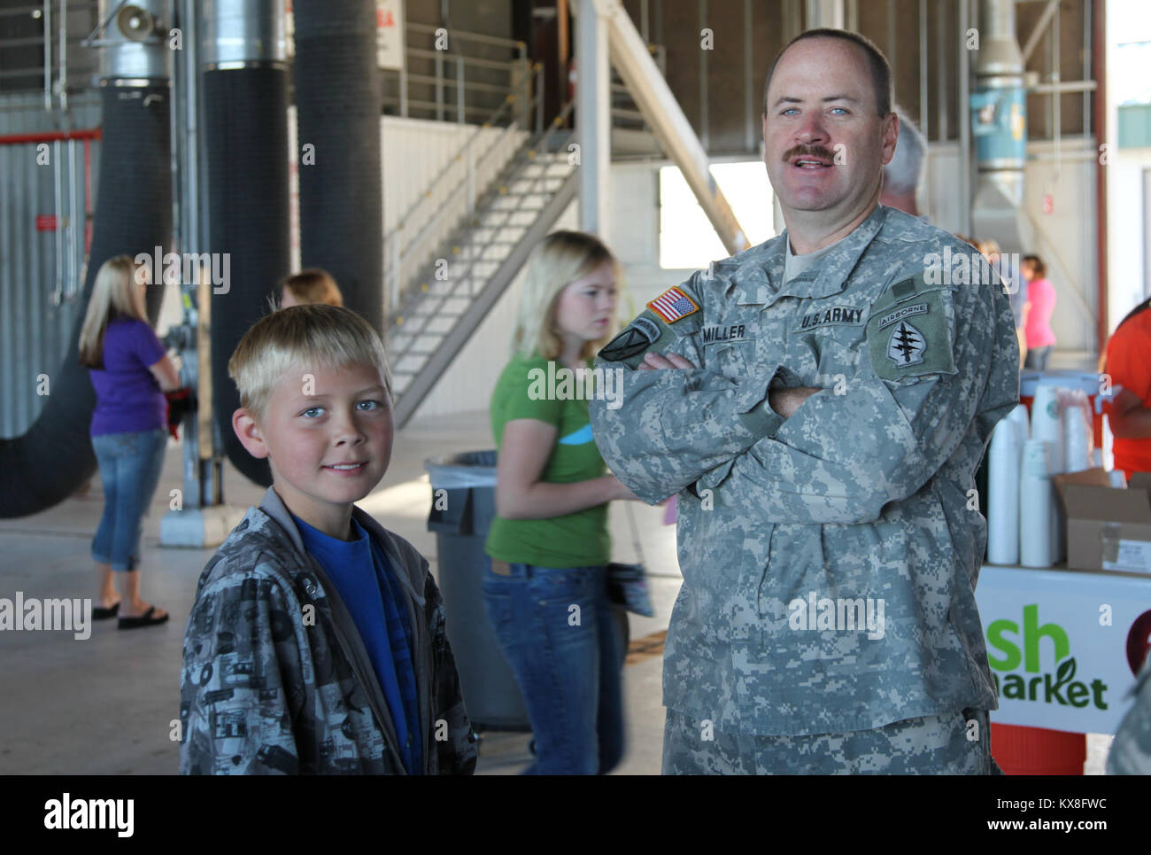 US army family fun day Stock Photo - Alamy