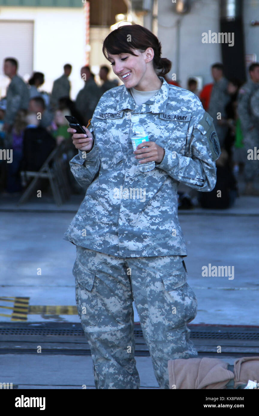 US army family fun day Stock Photo - Alamy