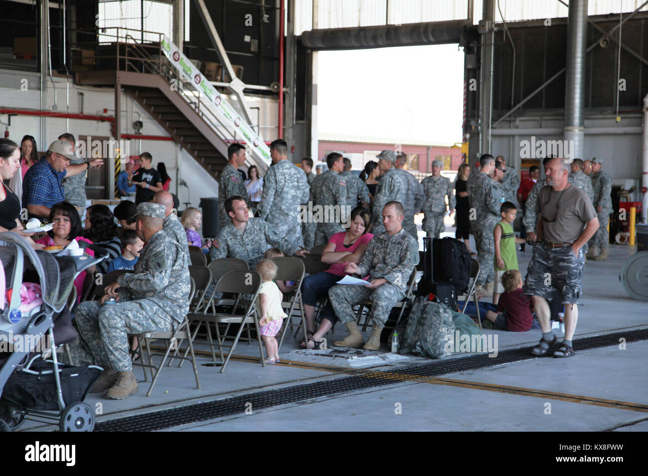US army family fun day Stock Photo - Alamy