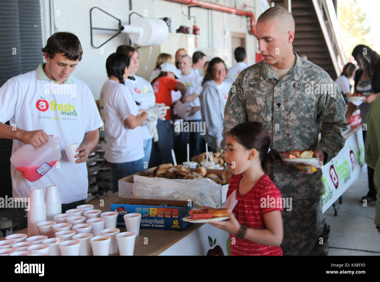 US army family fun day Stock Photo - Alamy