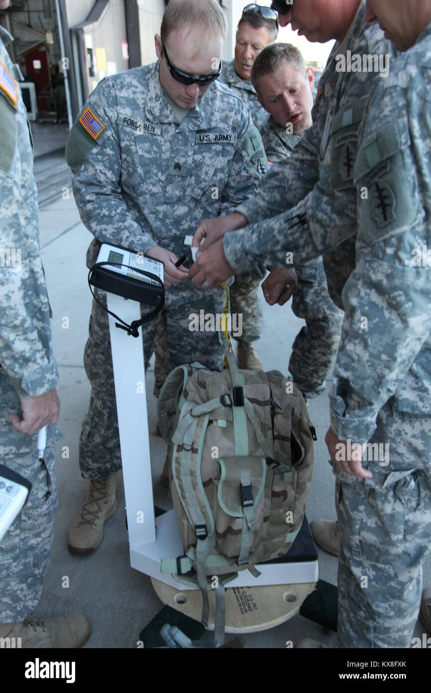US army family fun day Stock Photo - Alamy