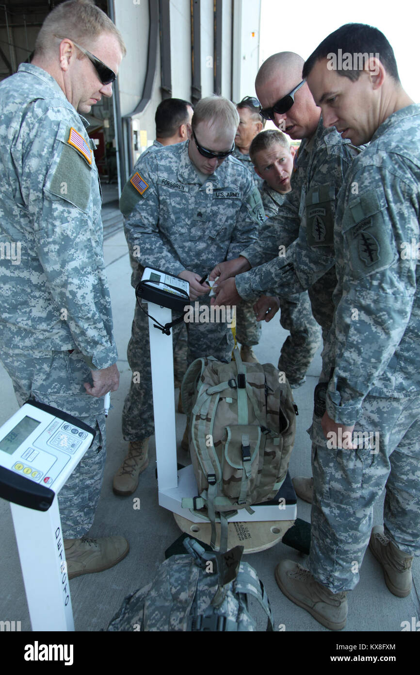 US army family fun day Stock Photo - Alamy