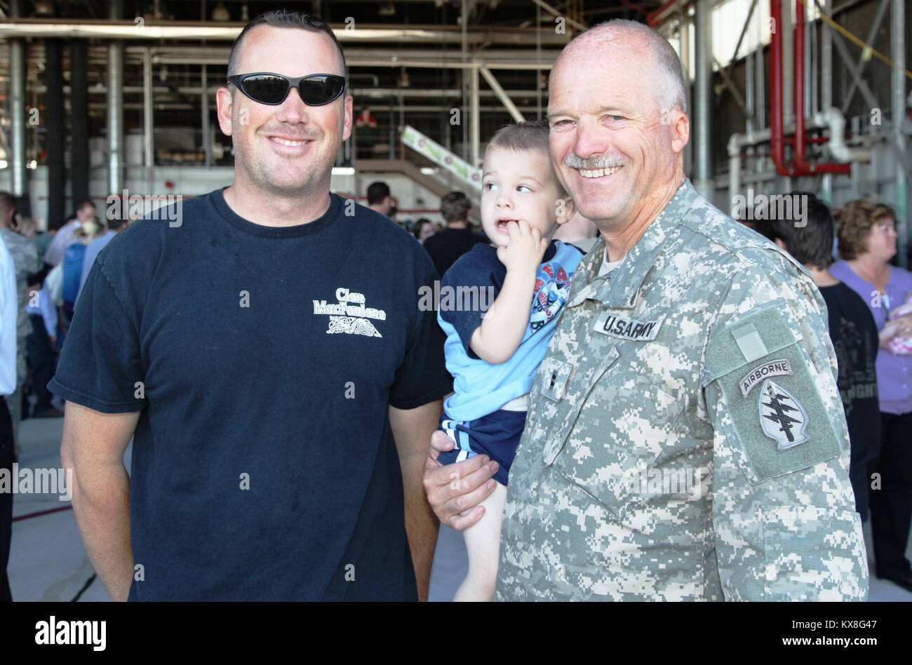 US army soldiers deployment departure, goodbye from friends and family ...