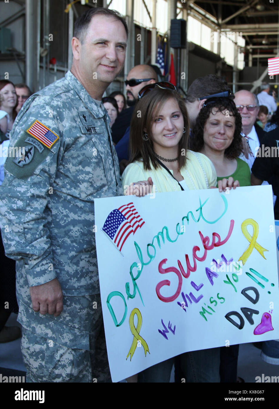 US army soldiers deployment departure, goodbye from friends and family ...