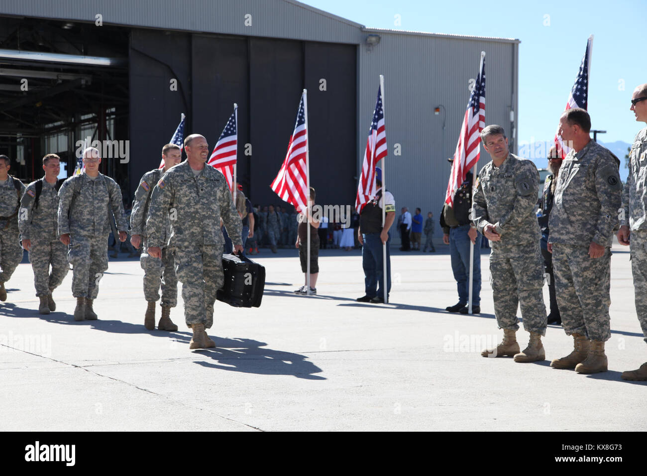 US army soldiers deployment, farewell to families Stock Photo - Alamy