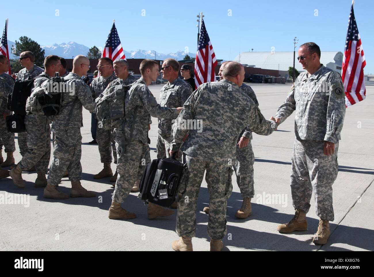 US army soldiers deployment, farewell to families Stock Photo - Alamy