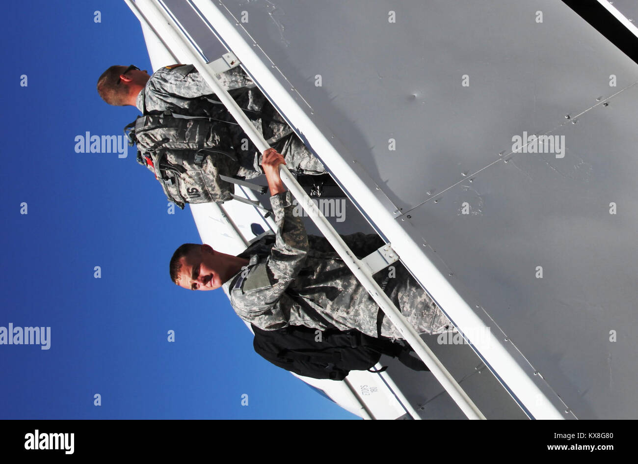 US army soldiers departure at airfield Stock Photo - Alamy
