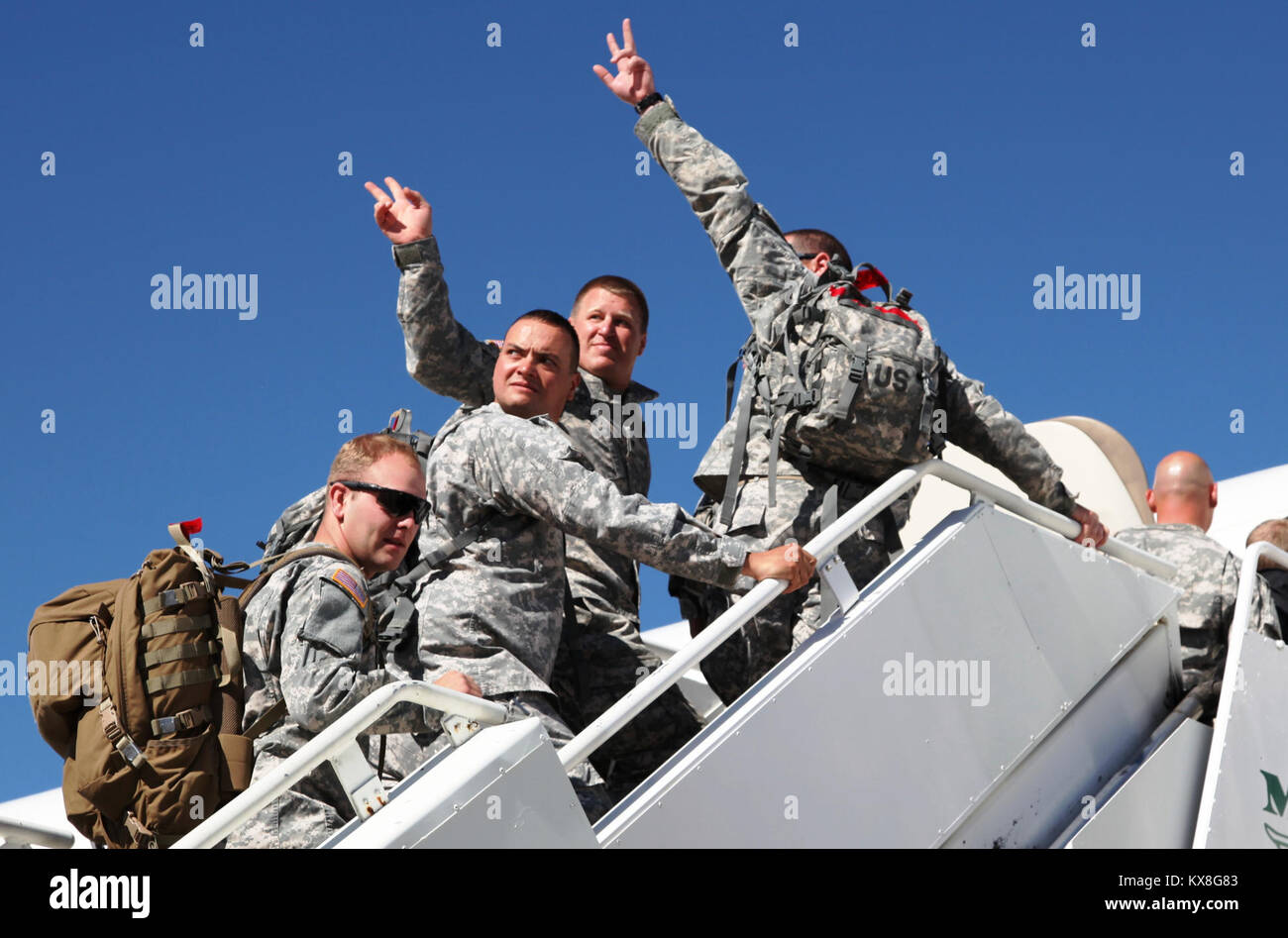 US army soldiers departure at airfield Stock Photo - Alamy