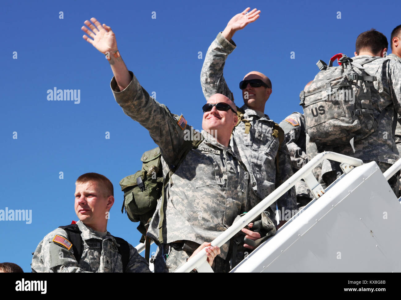 US army soldiers departure at airfield Stock Photo - Alamy