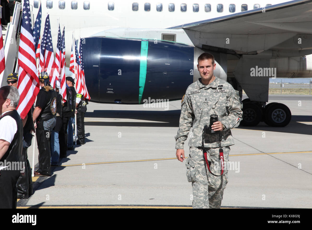 US army soldiers deployment departure, goodbye from friends and family ...