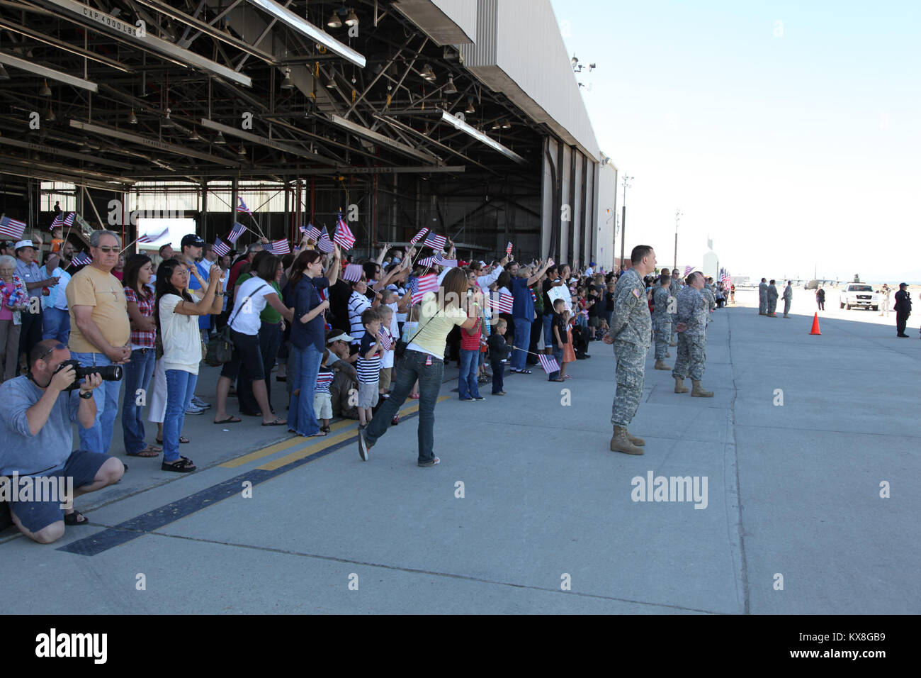 US army soldiers departure at airfield Stock Photo - Alamy