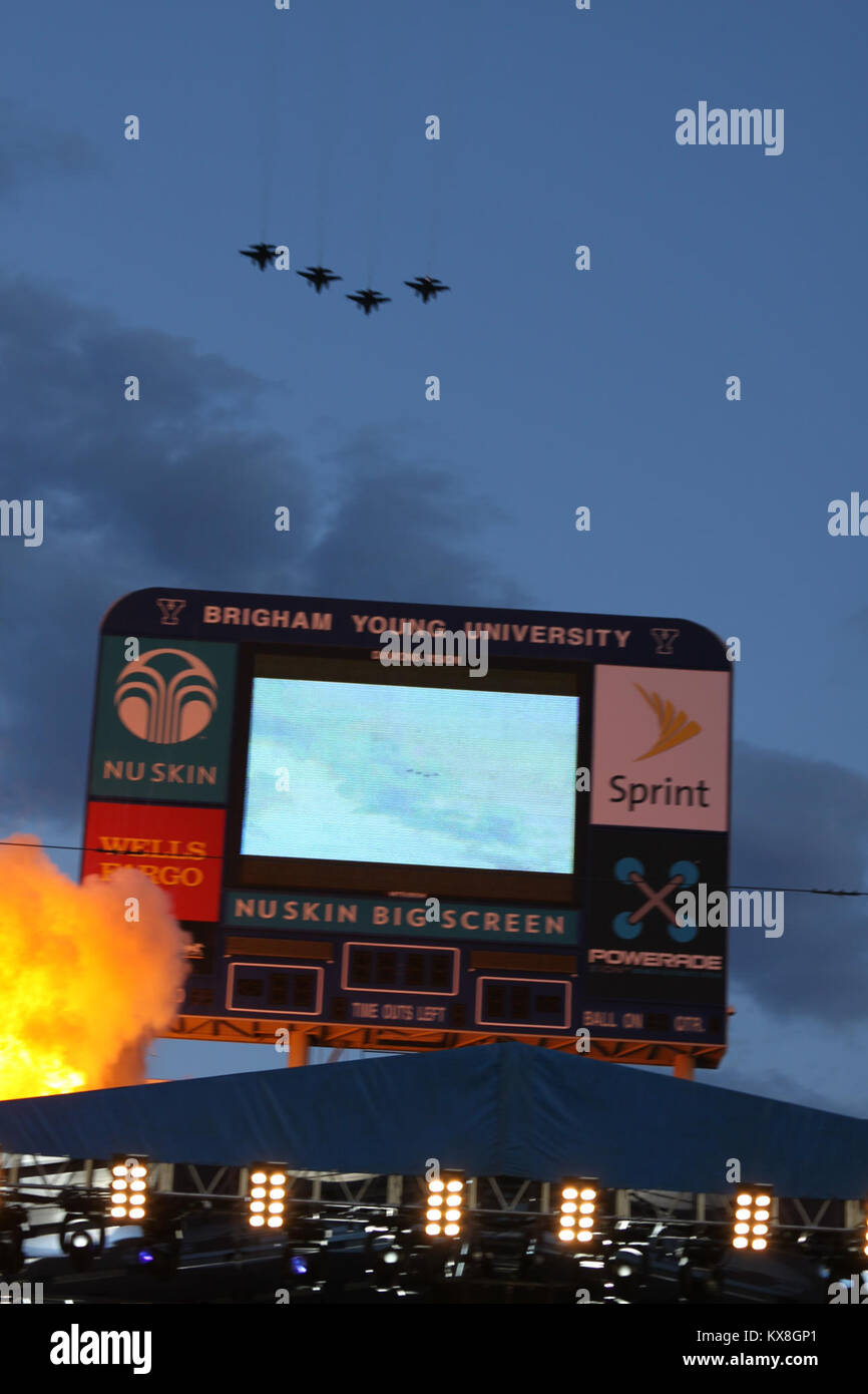 F18 jet aircraft fly past Stock Photo - Alamy