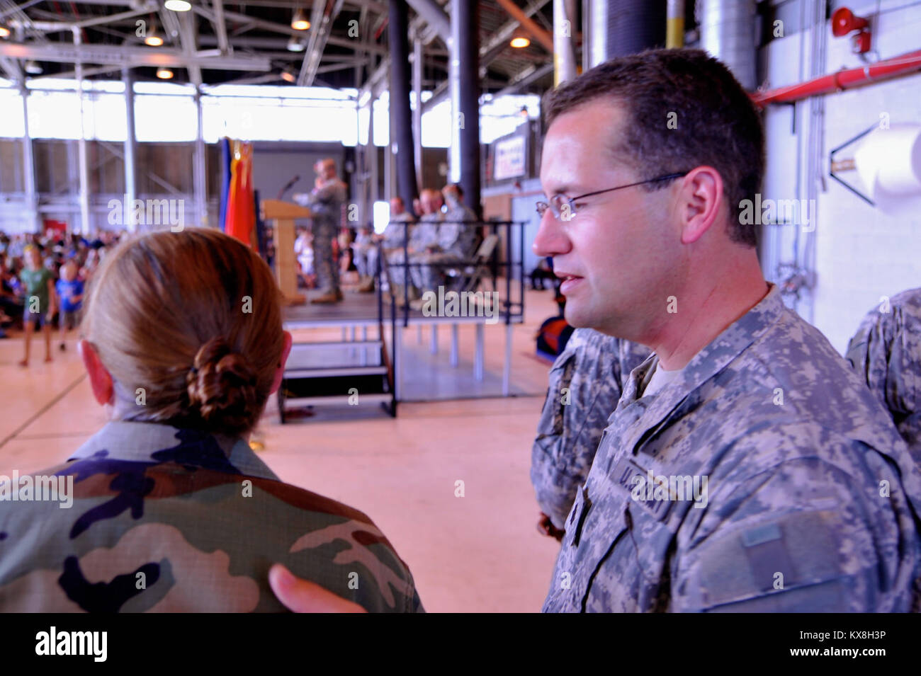 US military personel return home to families Stock Photo - Alamy