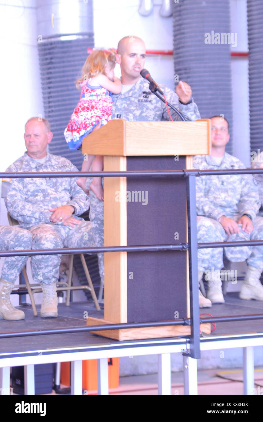 US military personel return home to families Stock Photo - Alamy