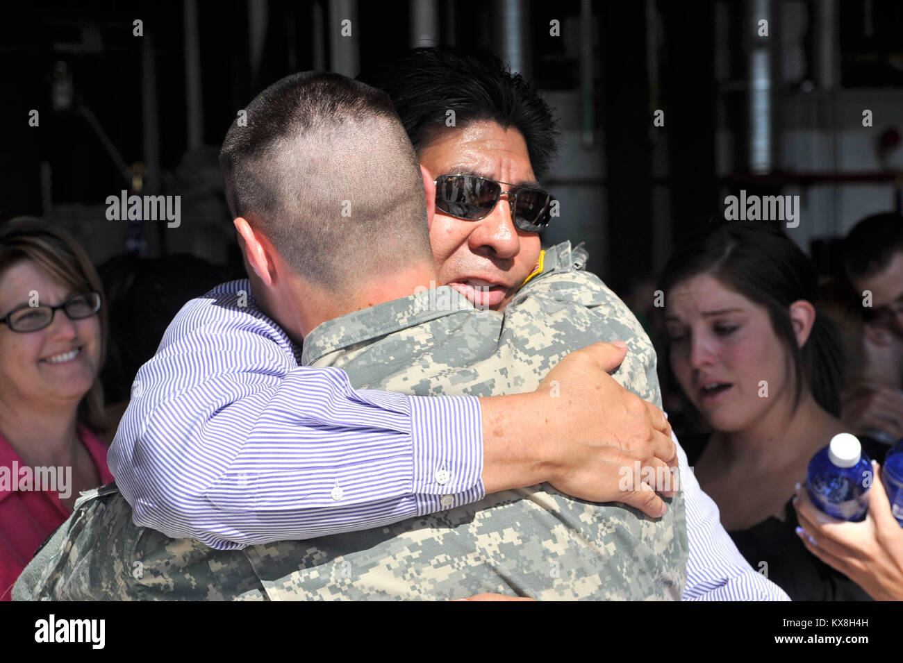 US military personel return home to families Stock Photo - Alamy