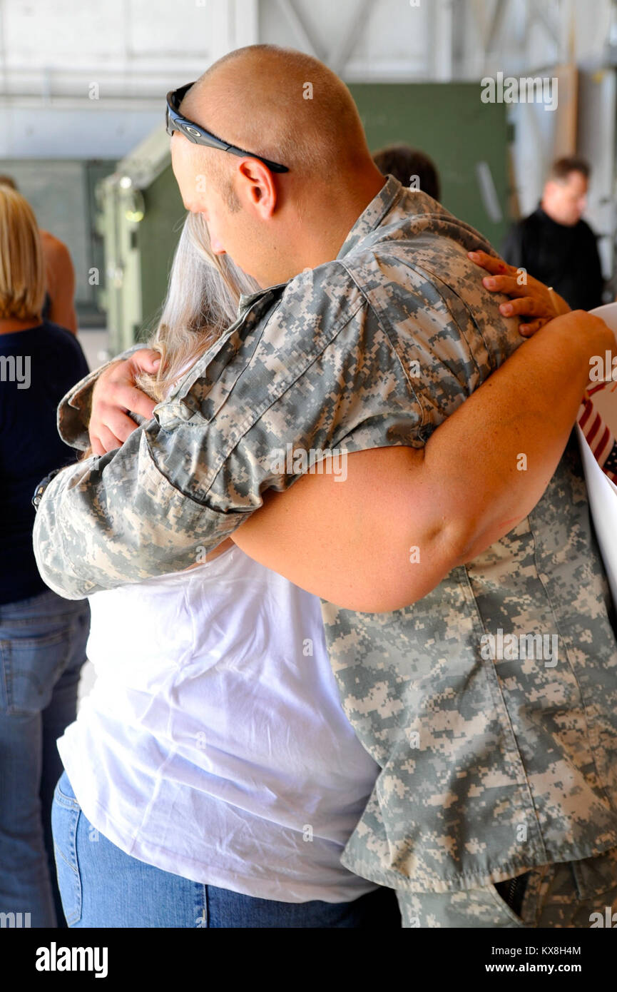 US military personel return home to families Stock Photo - Alamy