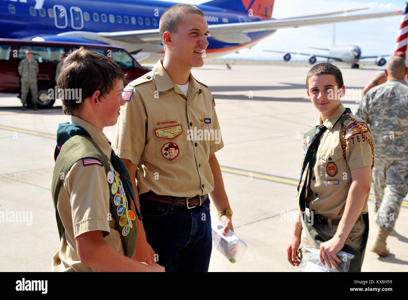 US military personel return home to families Stock Photo - Alamy