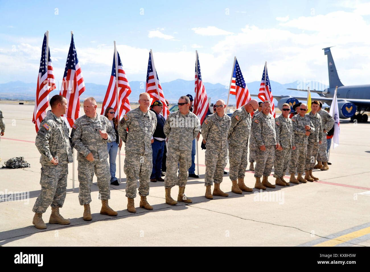 US military personel return home to families Stock Photo - Alamy