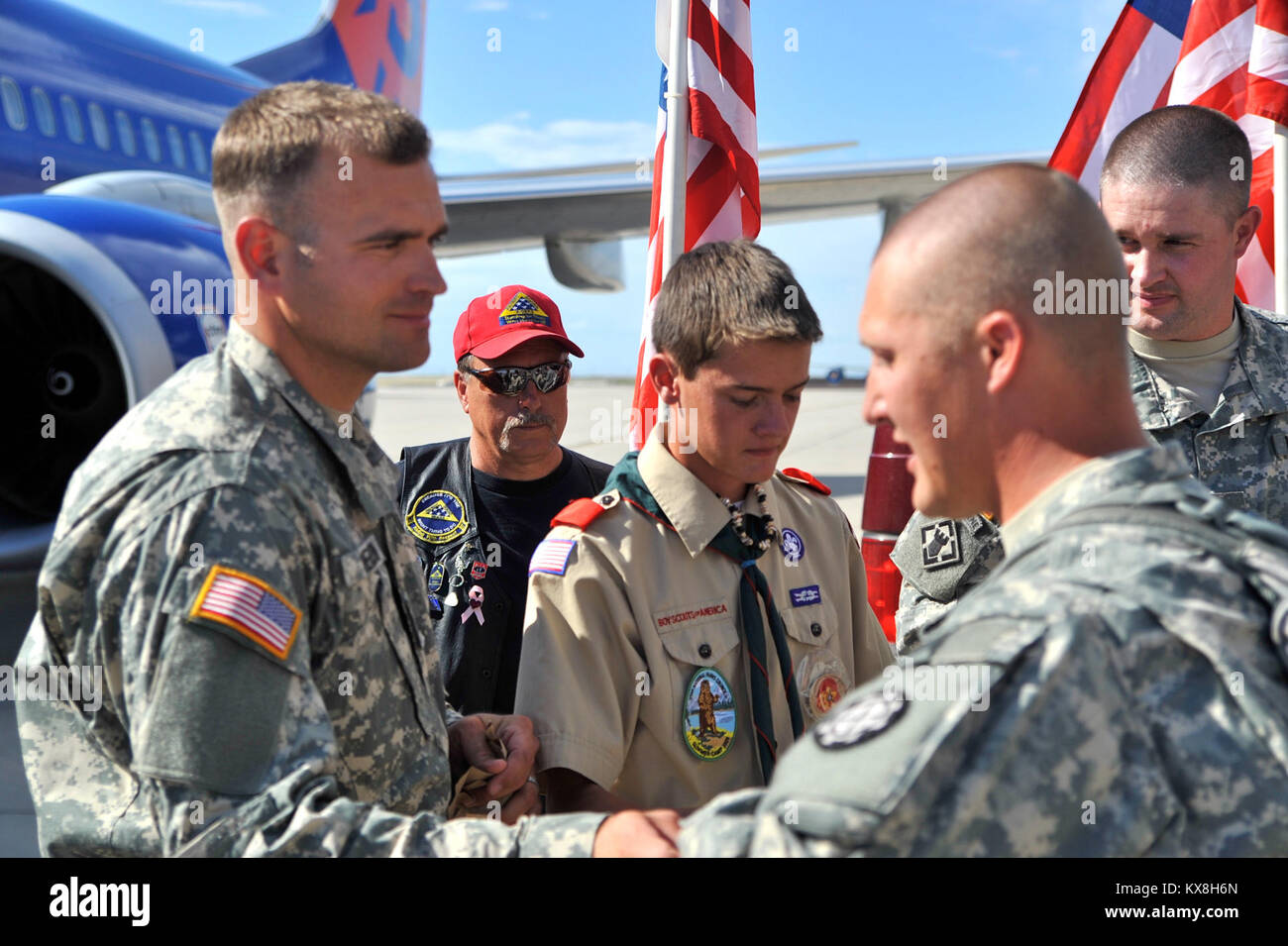 US military personel return home to families Stock Photo - Alamy