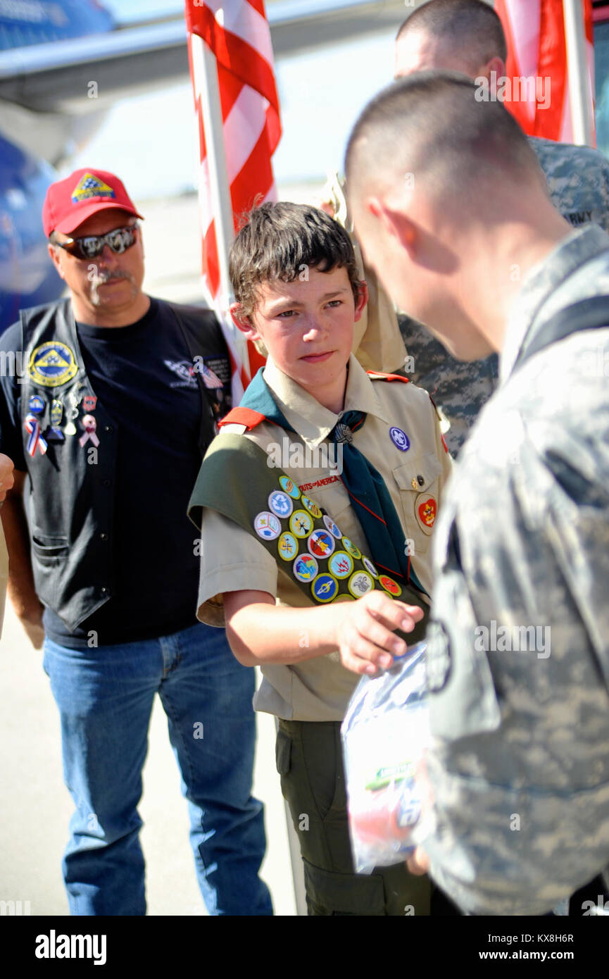 US military personel return home to families Stock Photo - Alamy