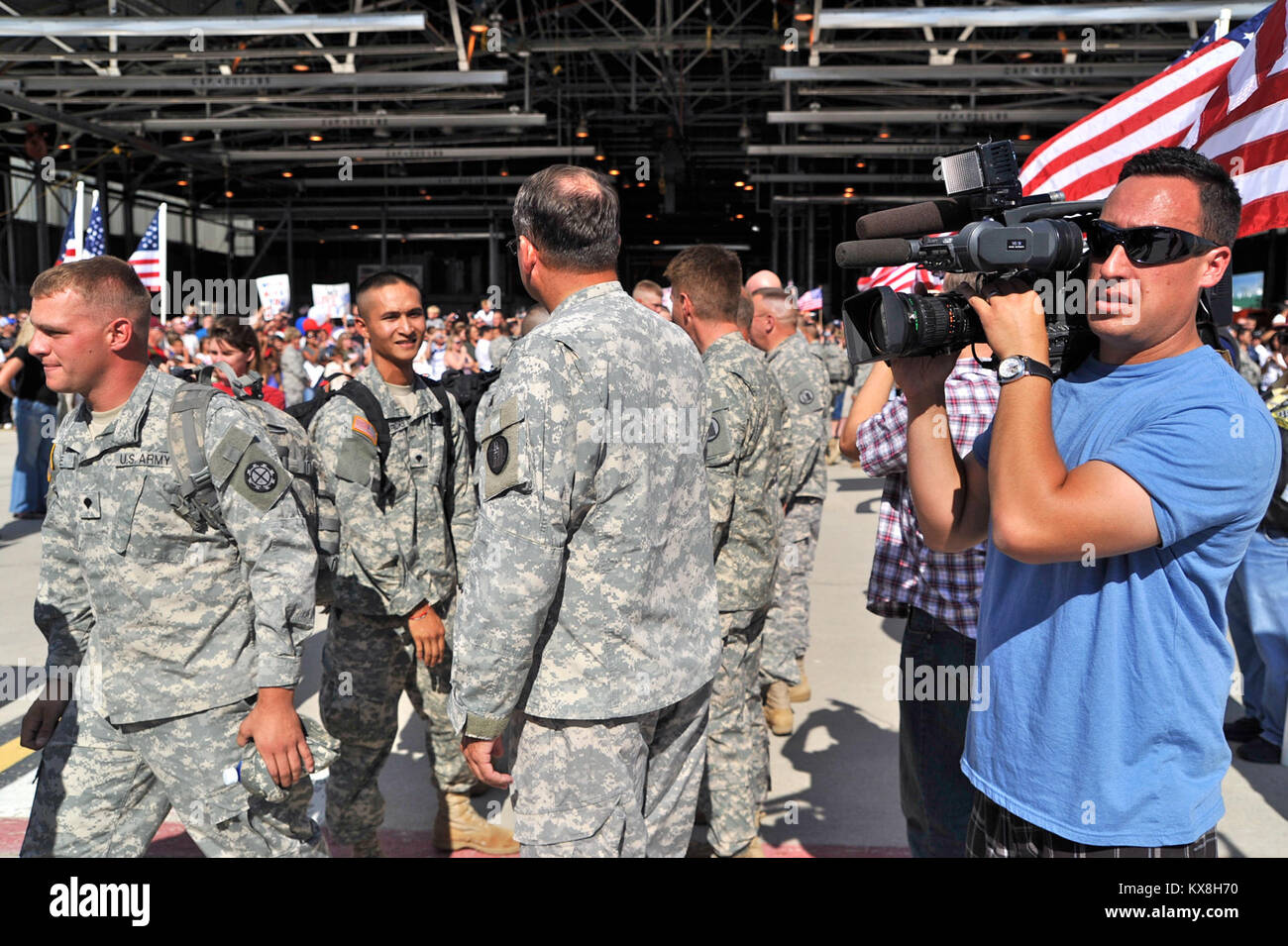 US military personel return home to families Stock Photo - Alamy