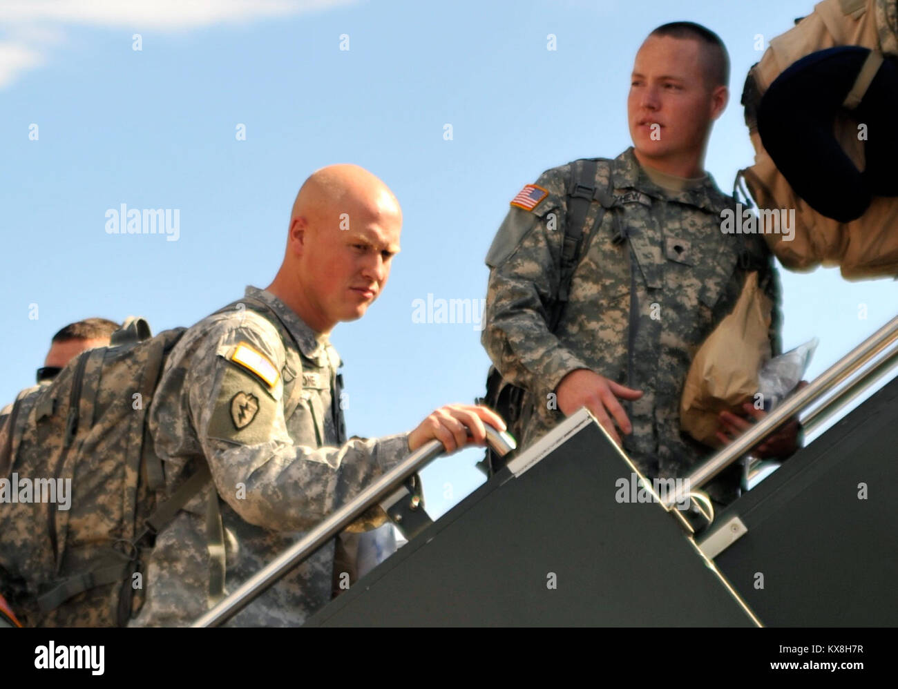 US military personel return home to families Stock Photo - Alamy