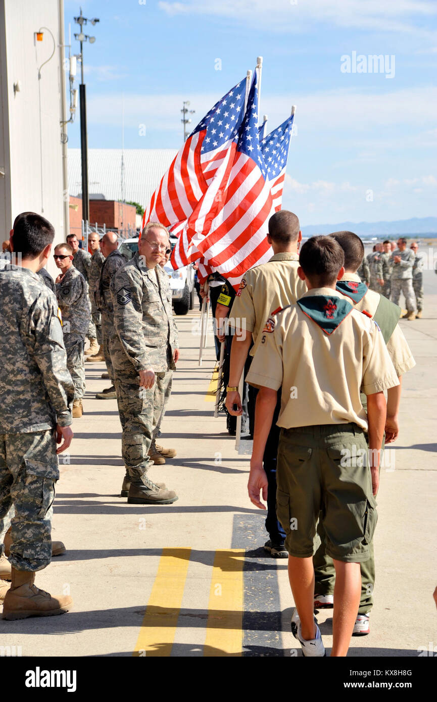 US military personel return home to families Stock Photo - Alamy