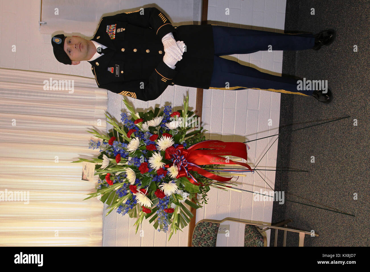 US military families remembrance at funeral Stock Photo - Alamy