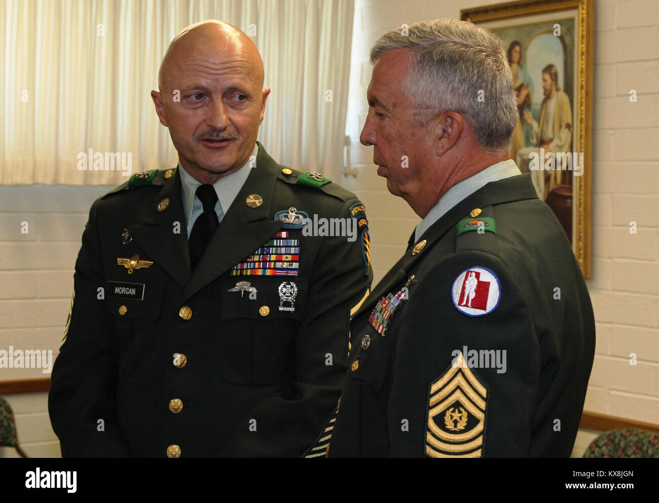 US military families remembrance at funeral Stock Photo - Alamy