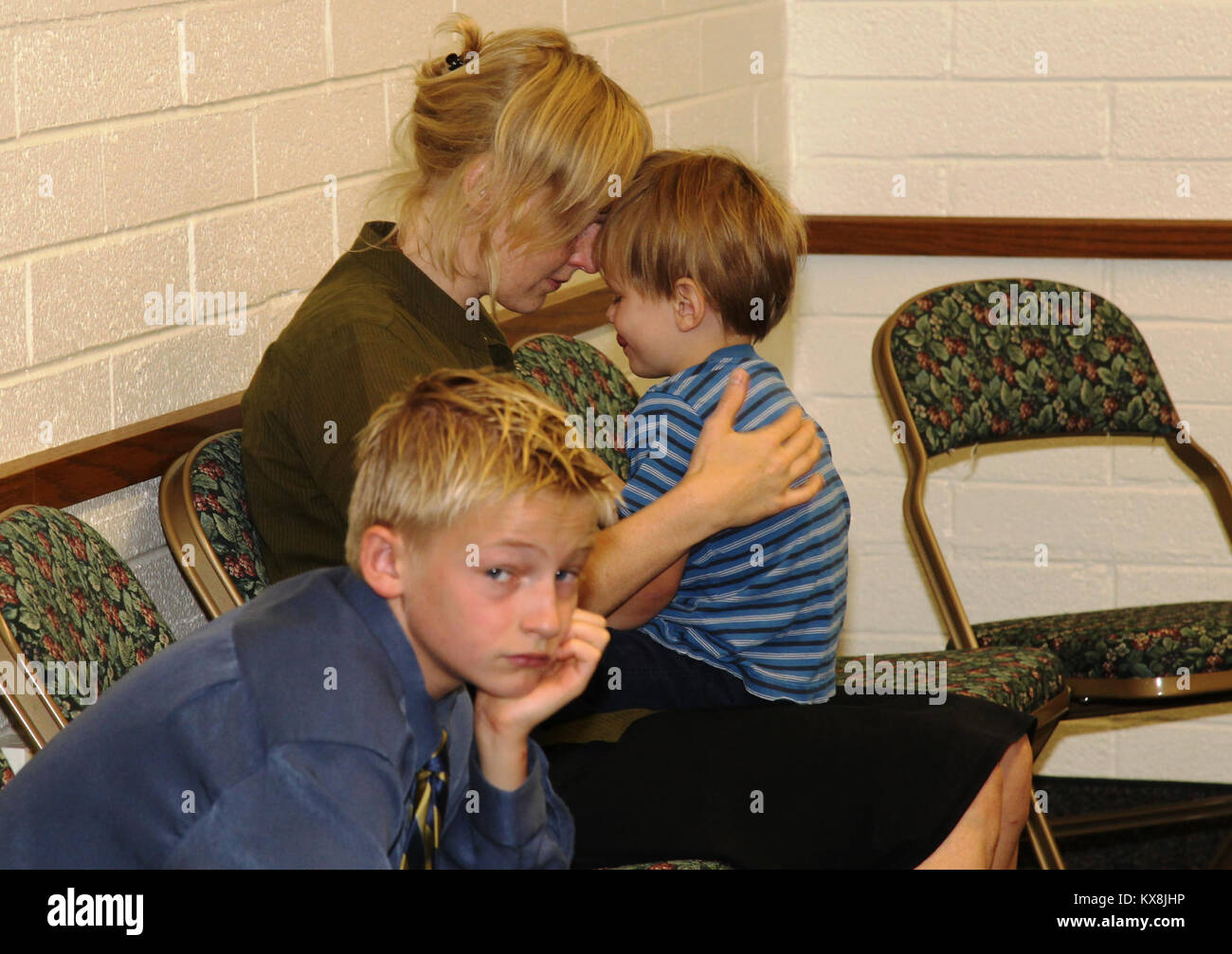 US military families remembrance at funeral Stock Photo - Alamy