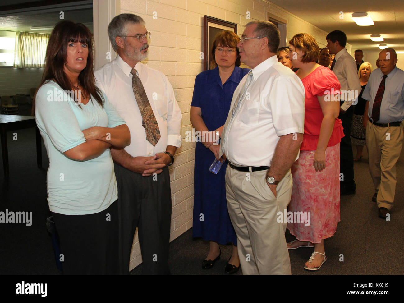 US military families remembrance at funeral Stock Photo - Alamy