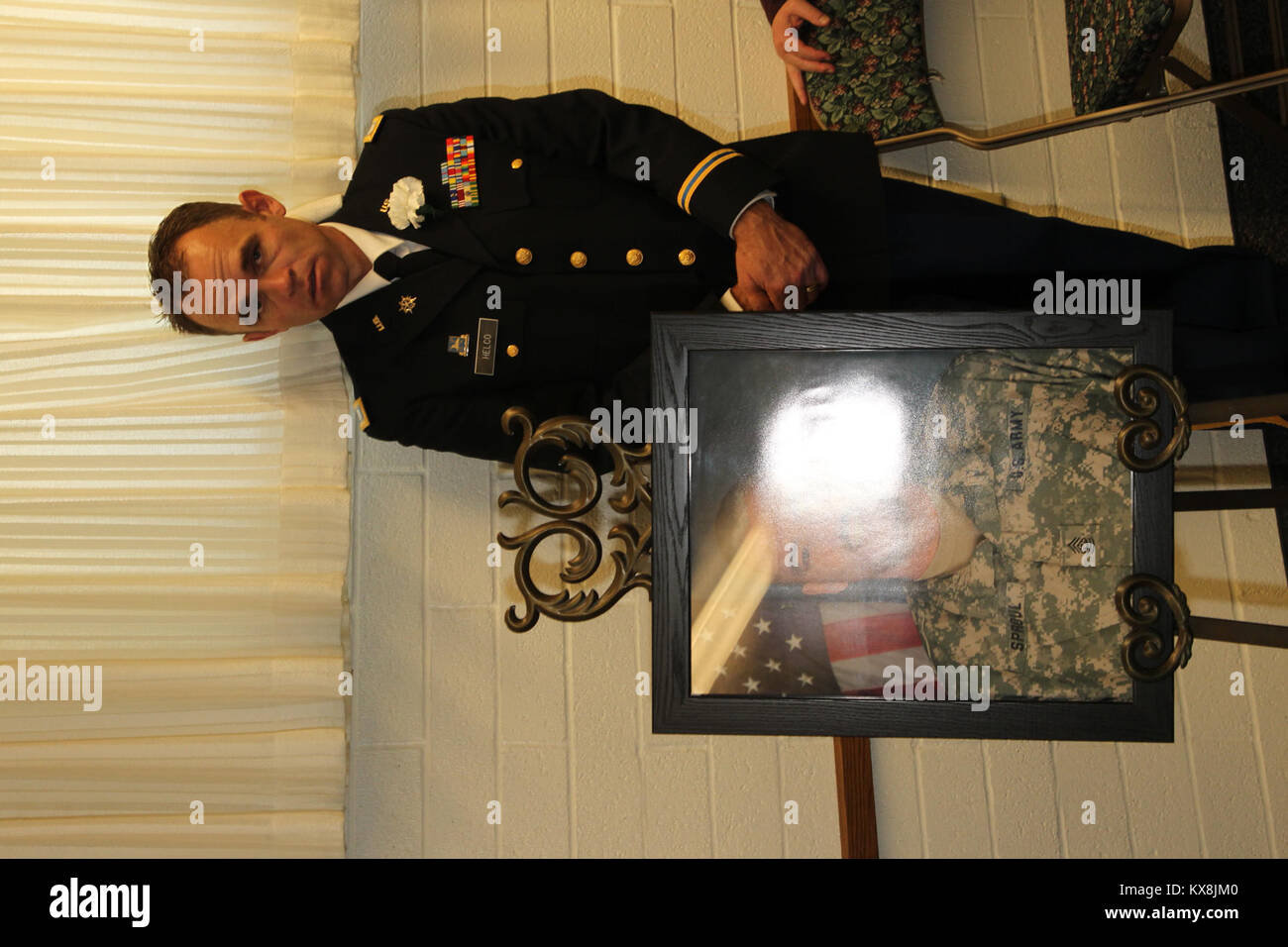 US military families remembrance at funeral Stock Photo - Alamy