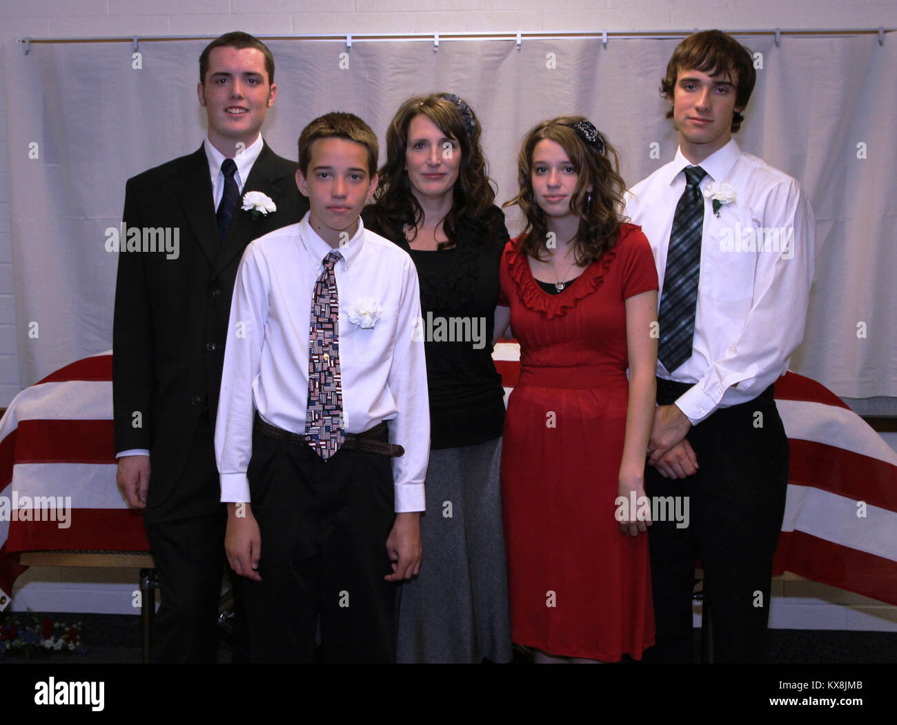 US military families remembrance at funeral Stock Photo - Alamy