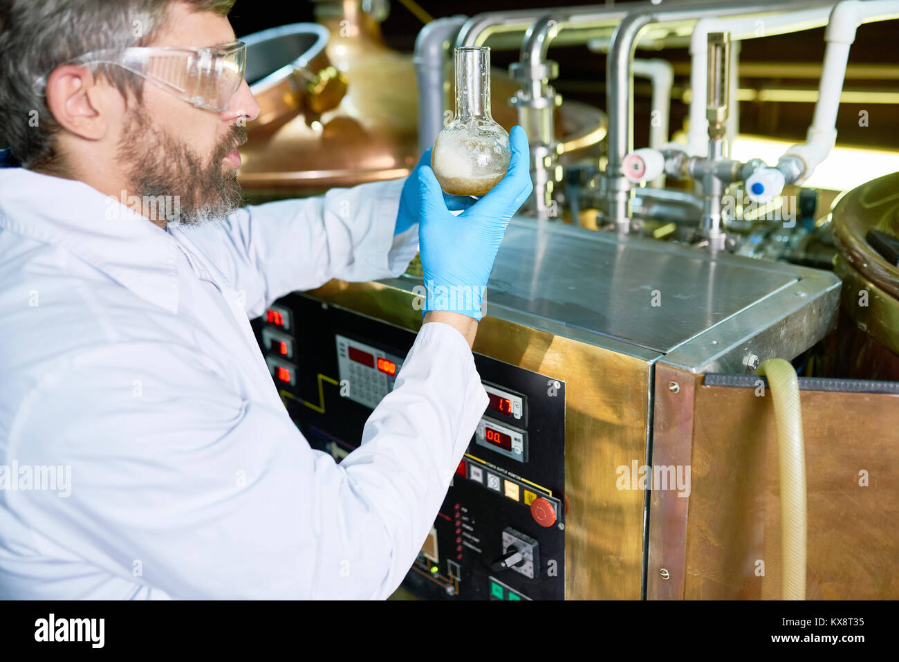 Quality control beer plant hi-res stock photography and images - Alamy