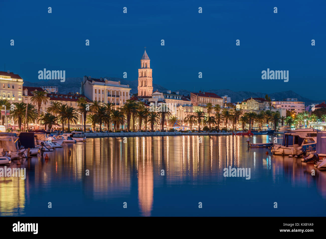 Split skyline hi-res stock photography and images - Alamy