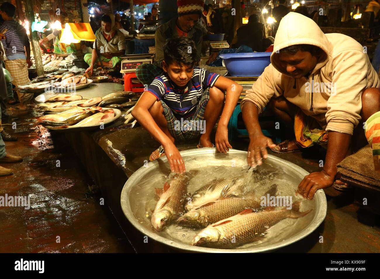 Fish Market in Dhaka city. 2018 Stock Photo - Alamy