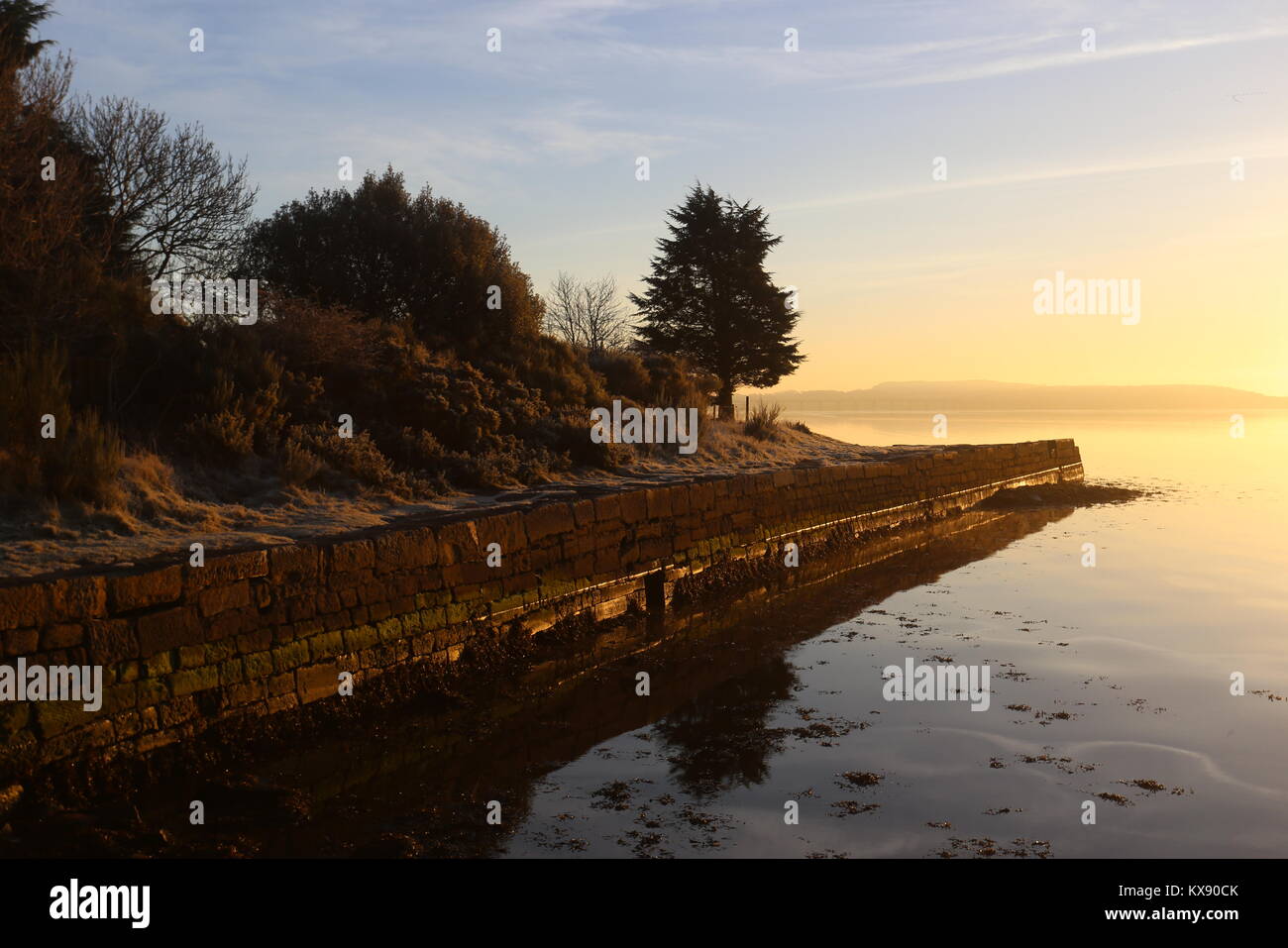 Invergowrie pier hi-res stock photography and images - Alamy