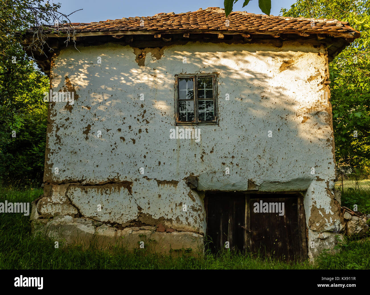 Old traditional Serbian rural house Stock Photo - Alamy