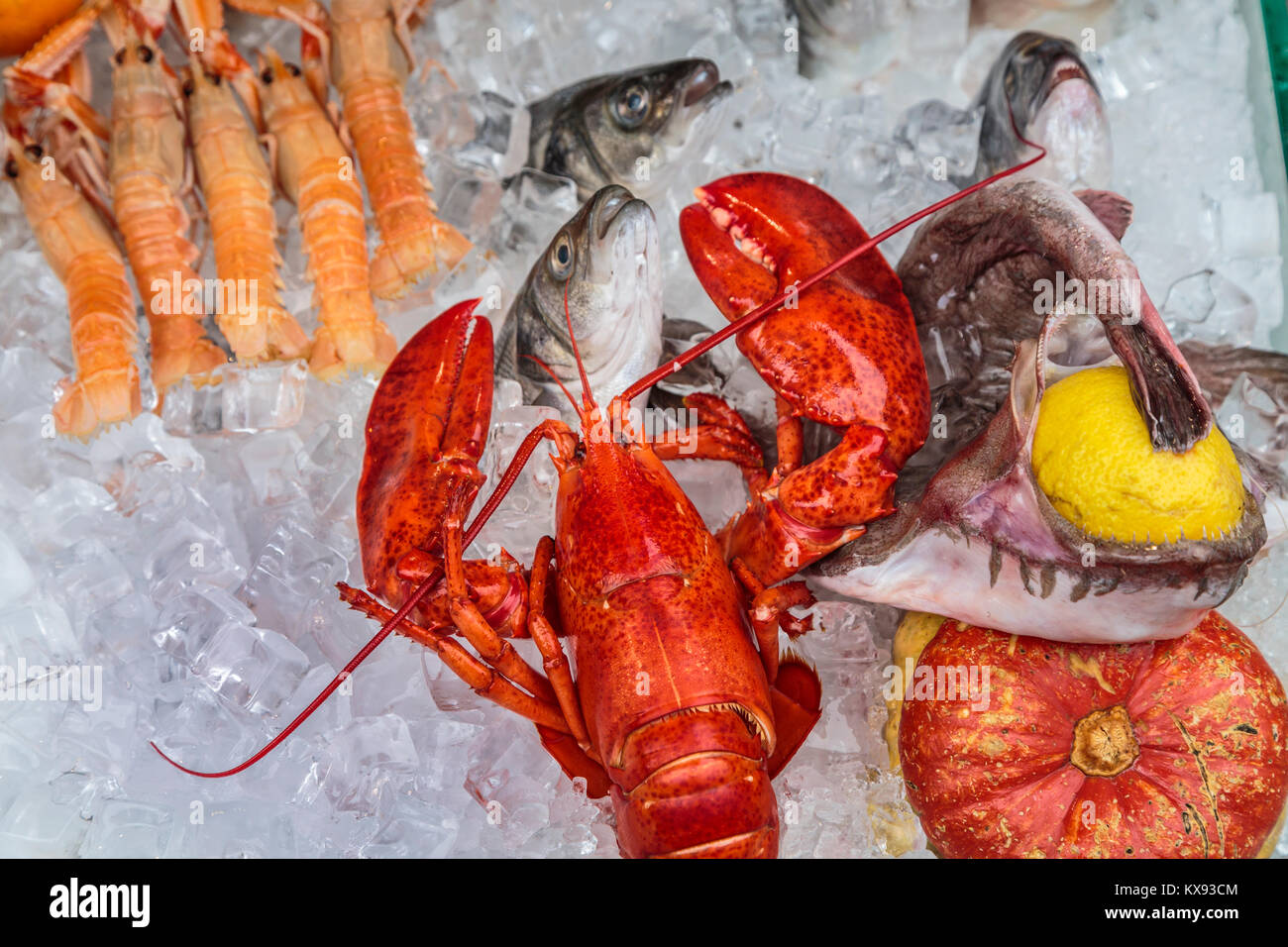 Display seafood restaurant hi-res stock photography and images - Alamy