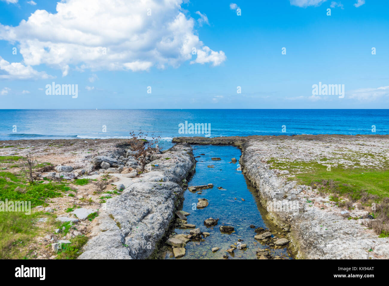 Perfect sea horizon and river in the foreground in beautiful sunny day ...