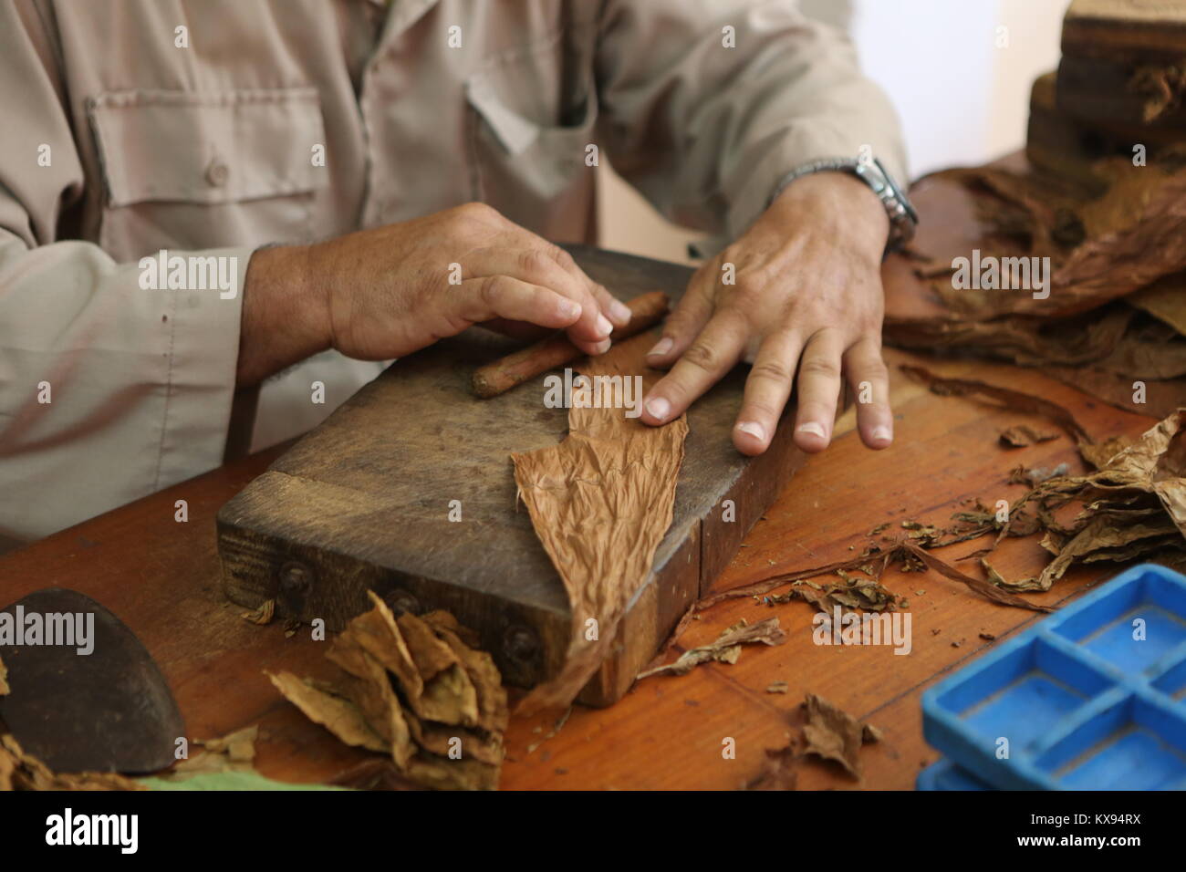 Zigarrenmacher hi-res stock photography and images - Alamy