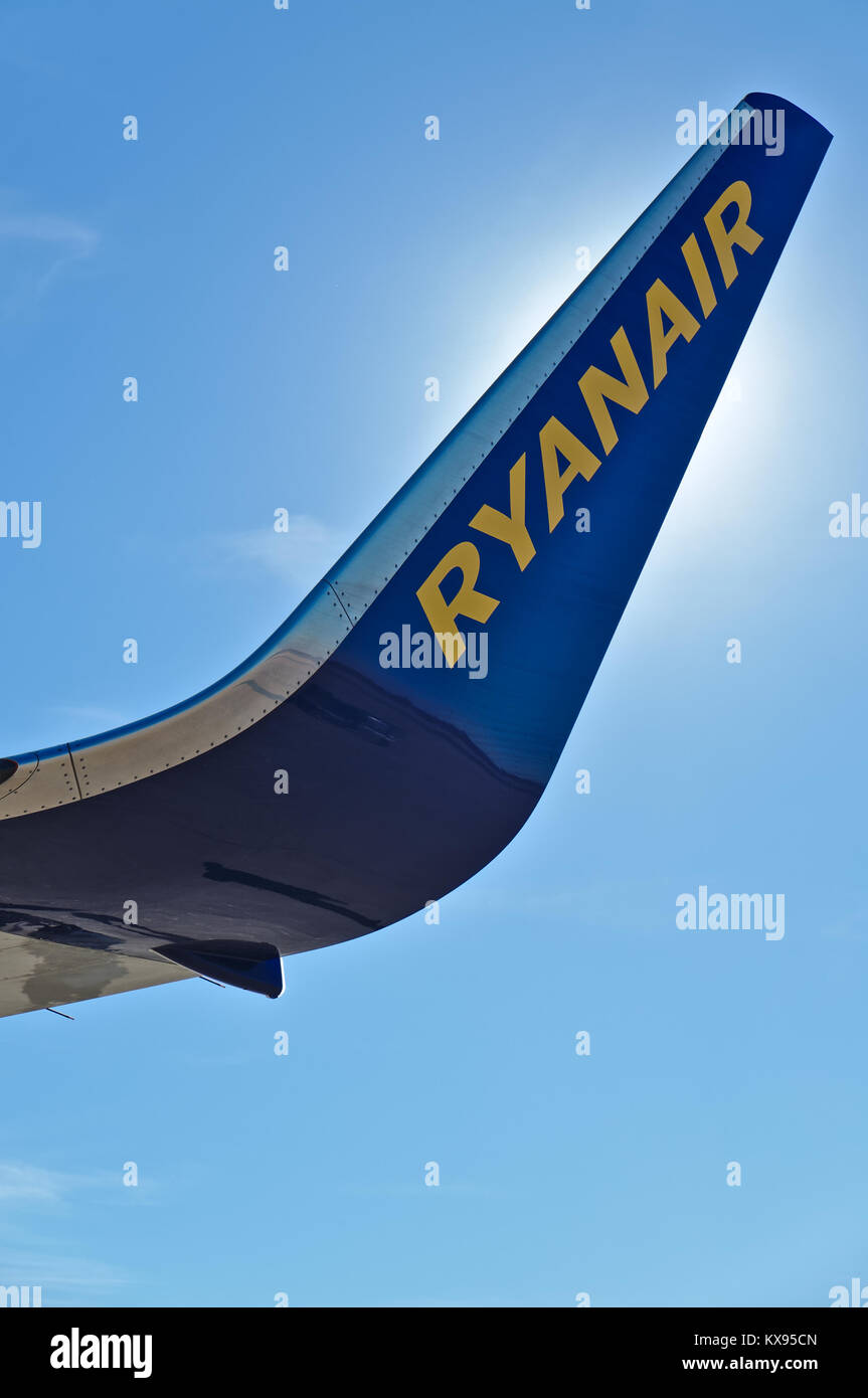 Wing view ryanair logo hi-res stock photography and images - Alamy