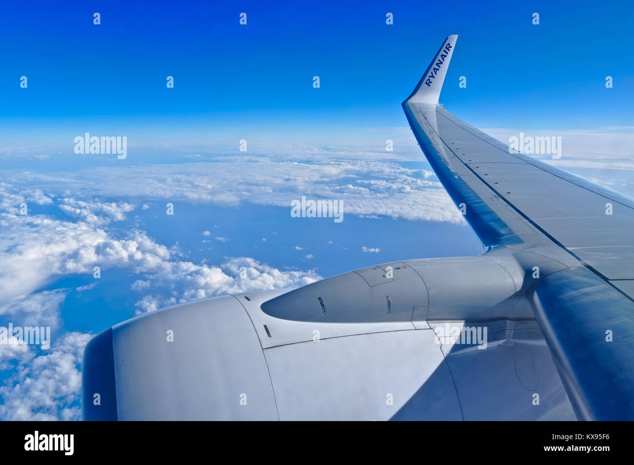 Side View 737 Stock Photos & Side View 737 Stock Images - Alamy