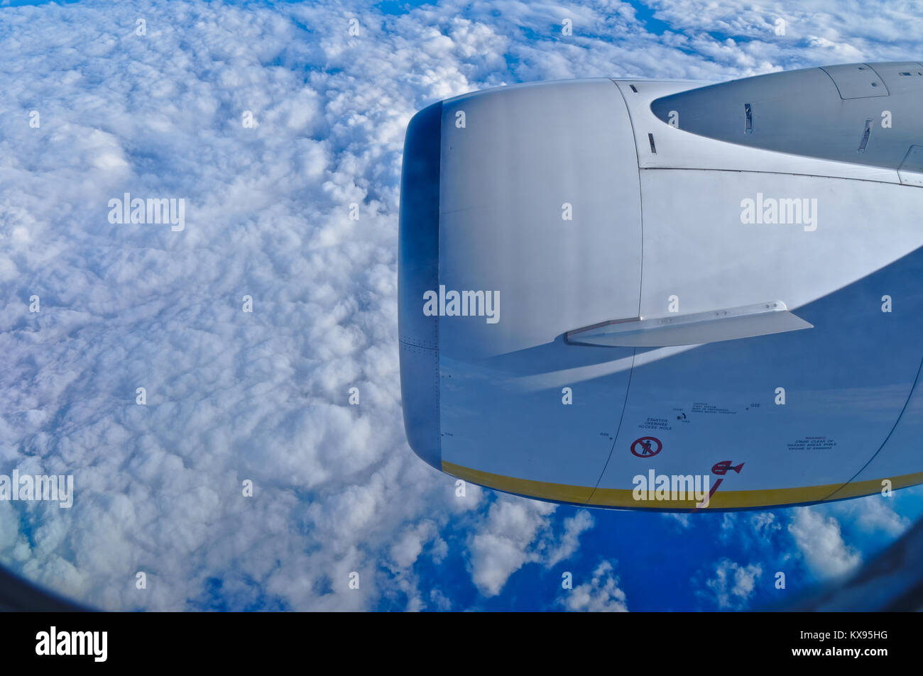 Side view 737 hi-res stock photography and images - Alamy
