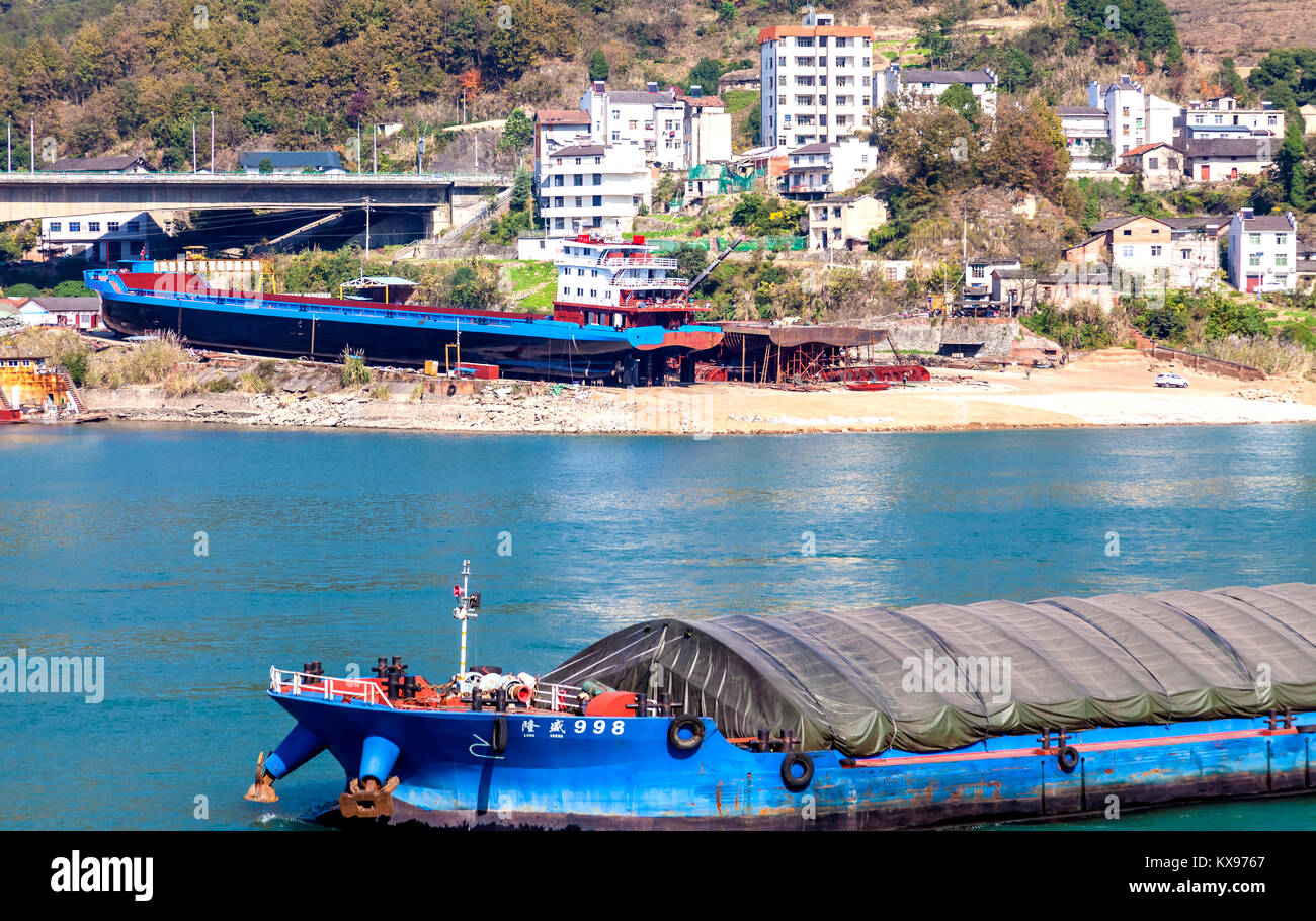 China ship construction yard hi-res stock photography and images - Alamy